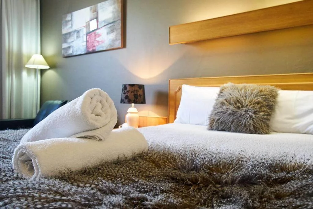 Premium Queen - Country Comfort Armidale