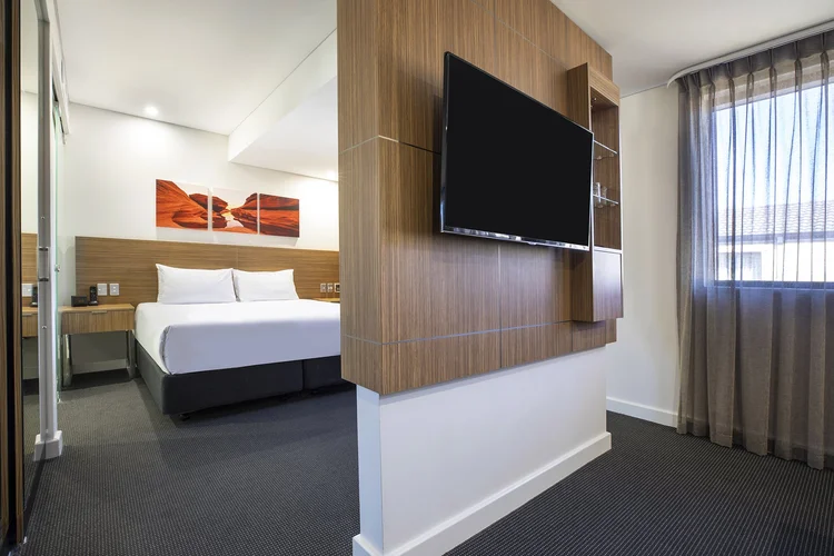 Country Comfort Perth | Best Rates Guaranteed + Earn Frequent Flyer Points