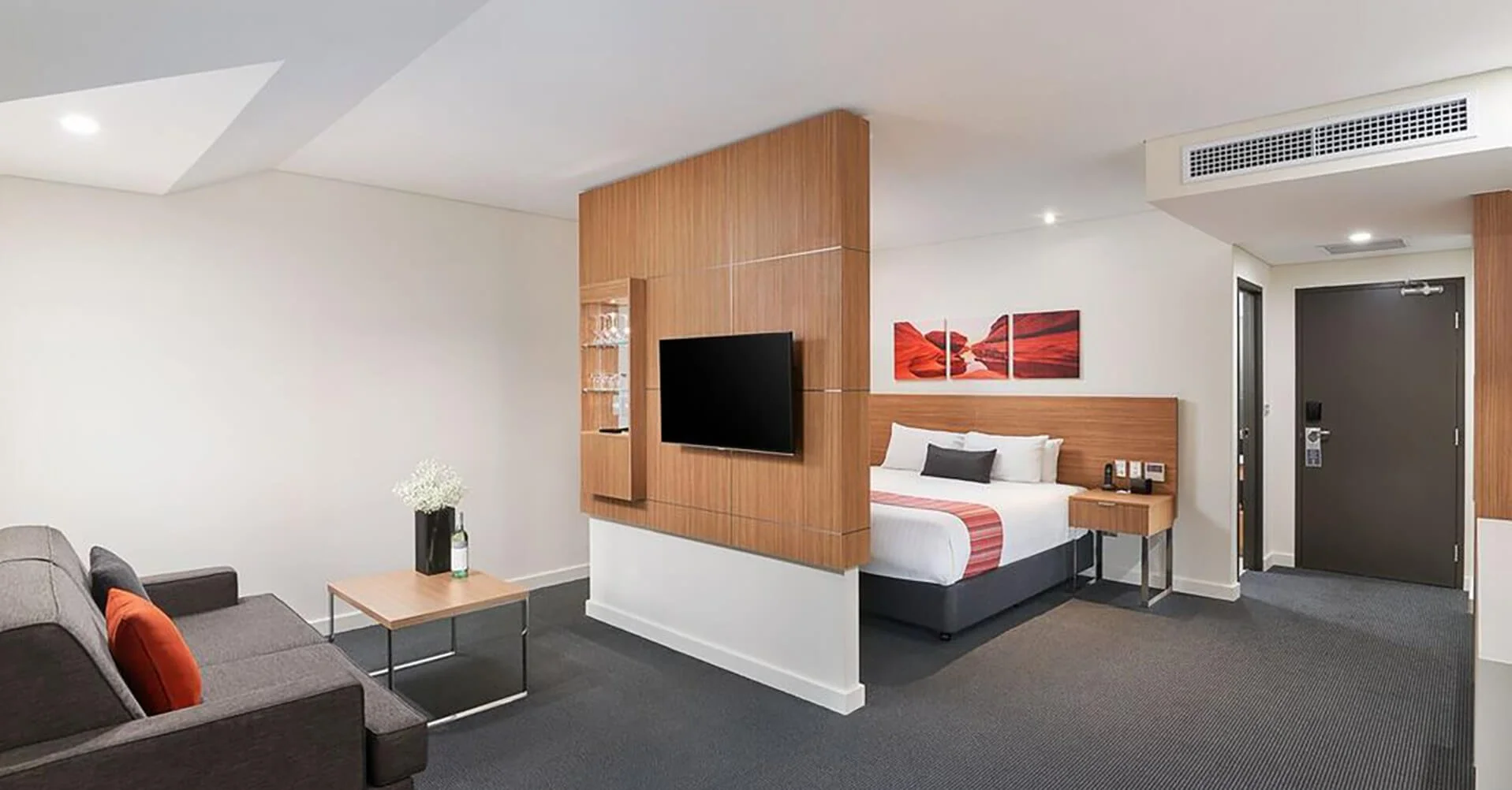 Country Comfort Perth | Best Rates Guaranteed + Earn Frequent Flyer Points