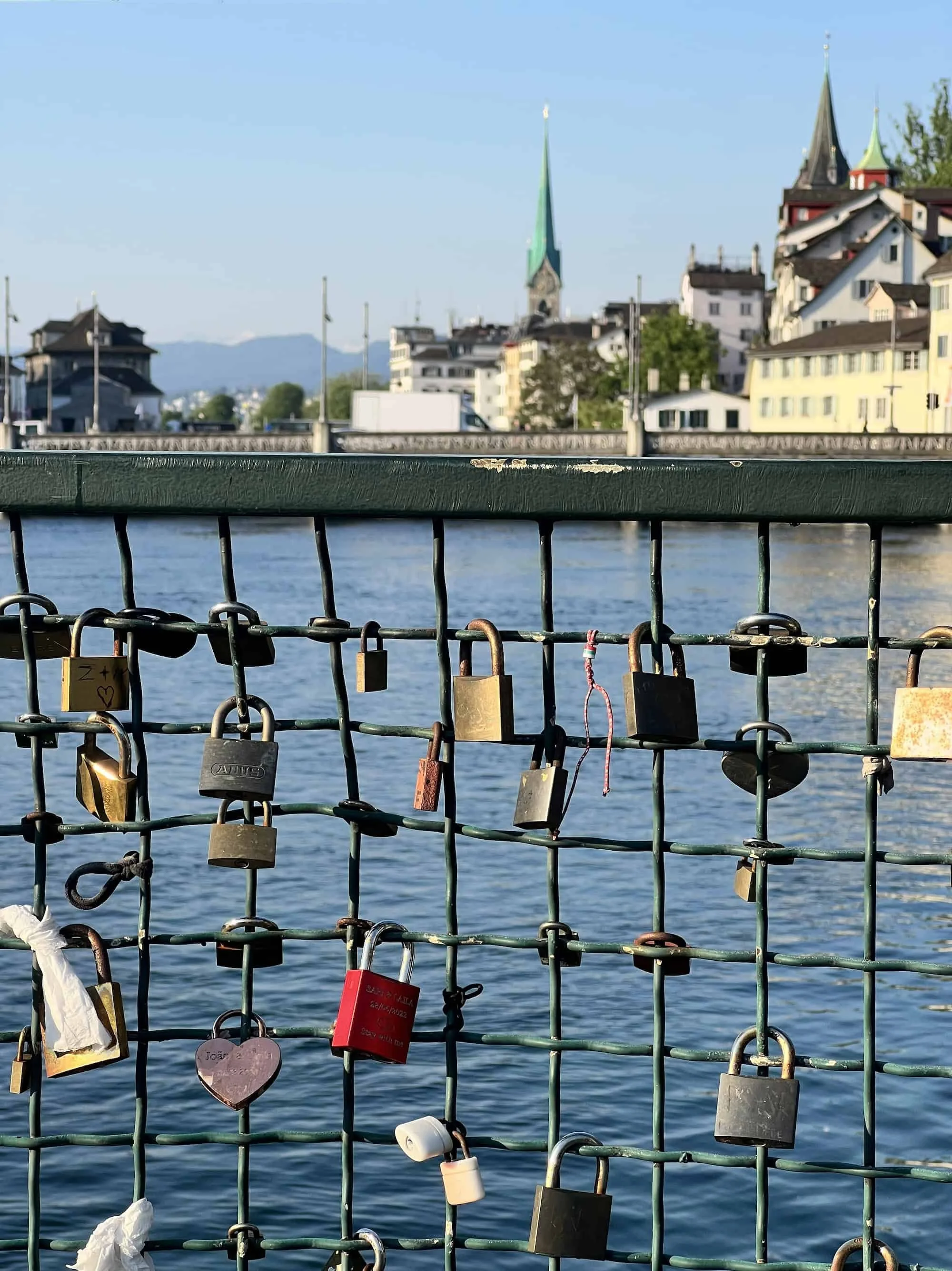 Zurich Fashion: What to Wear in Zurich for a Stylish Summer