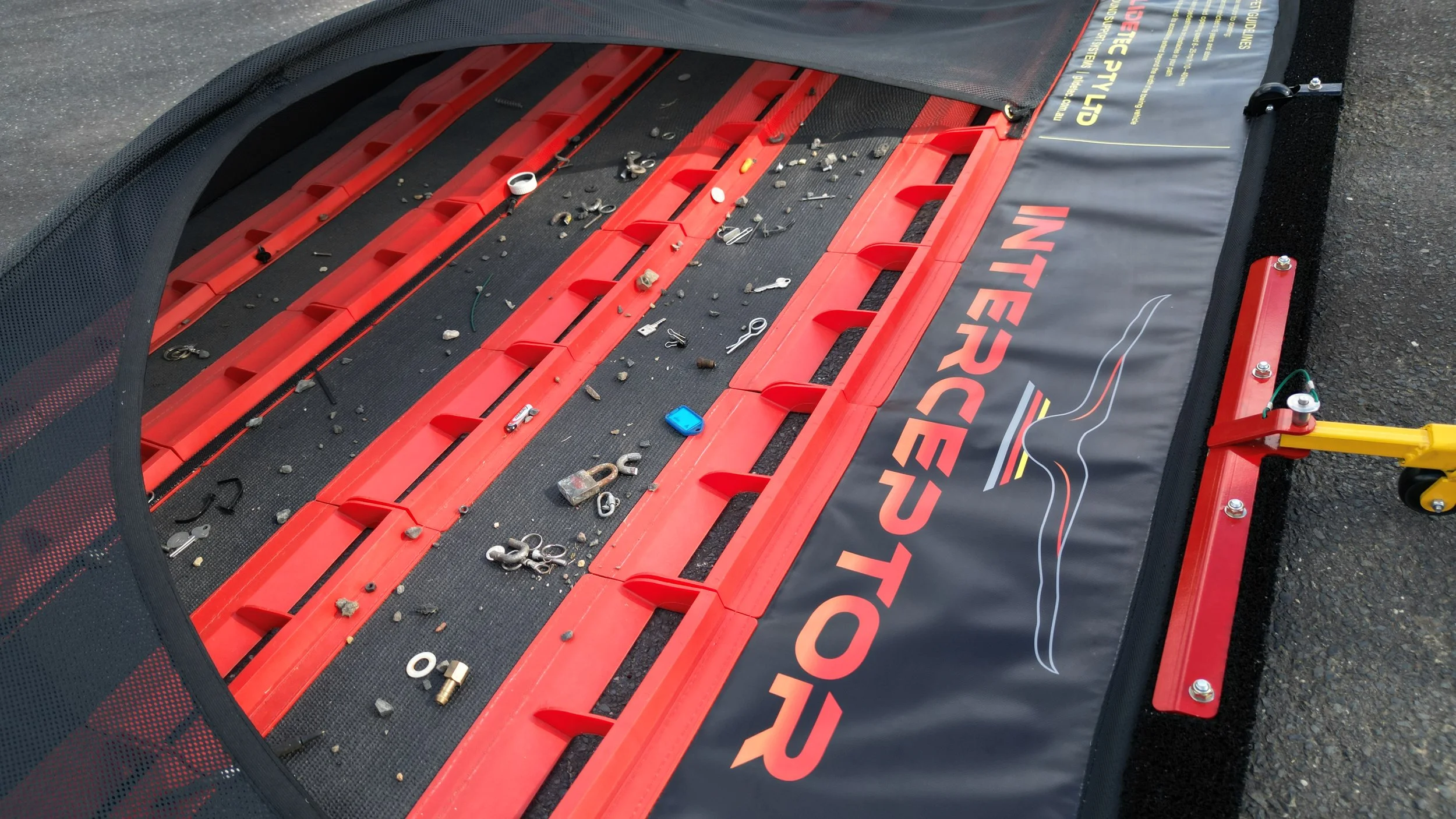 Glidetec | FOD SWEEPER | RACETRACK SWEEPER | SPORTS FIELD SWEEPERCOMPANY