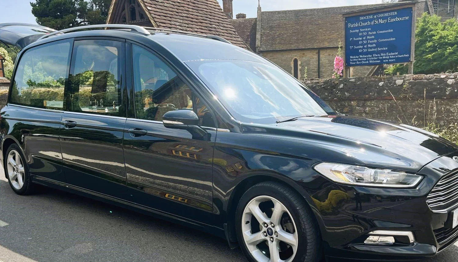 A classic funeral service — Merritt's of Midhurst