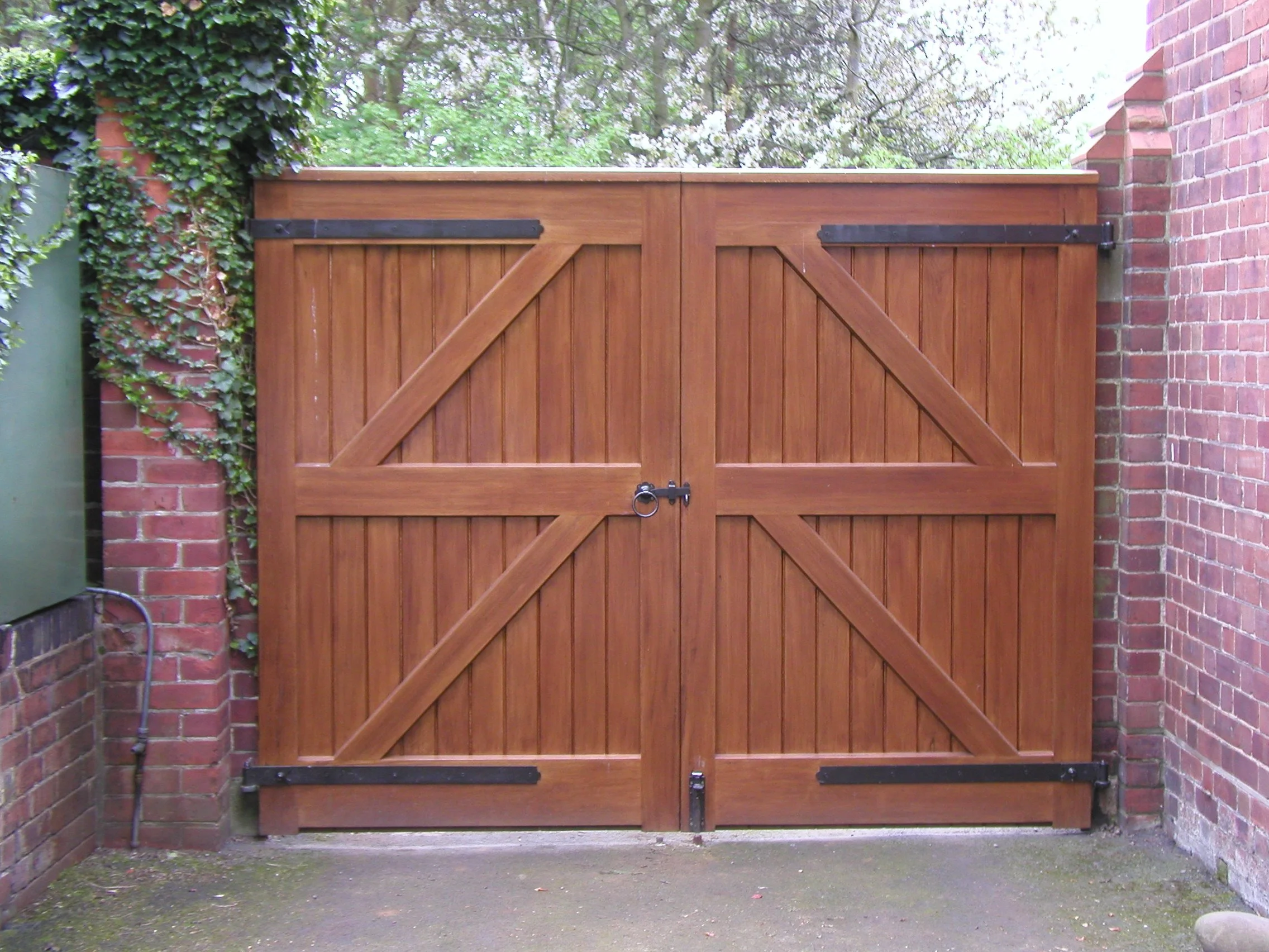 Gates — A R Manley and Son Ltd