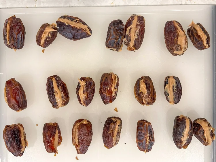 Snickers Dates — Lauren Twigge Nutrition