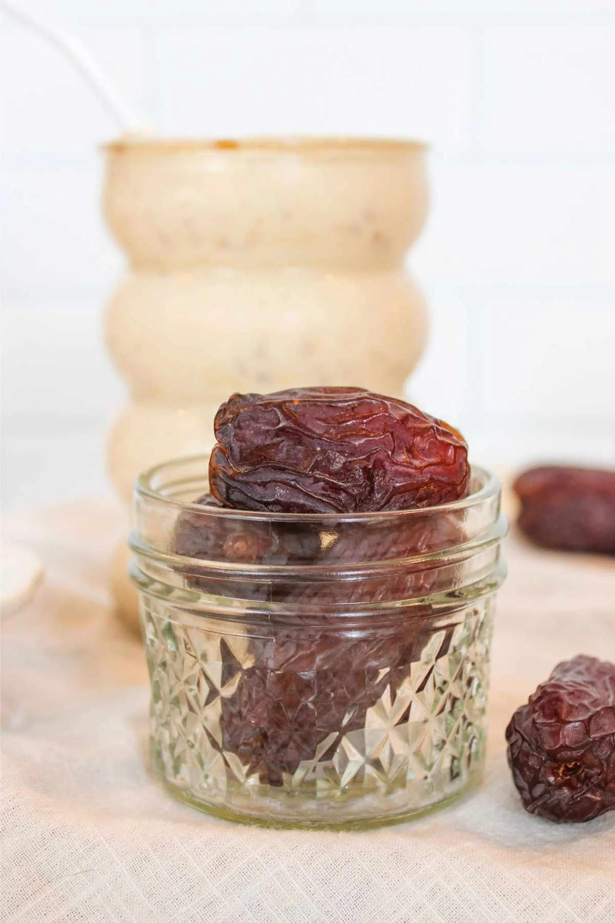 Salted Caramel Date Smoothie — Lauren Twigge Nutrition