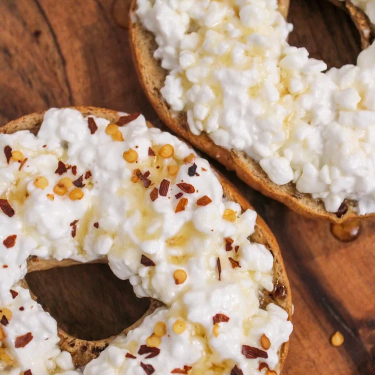 Spicy Avocado Cottage Cheese Toast — Lauren Twigge Nutrition