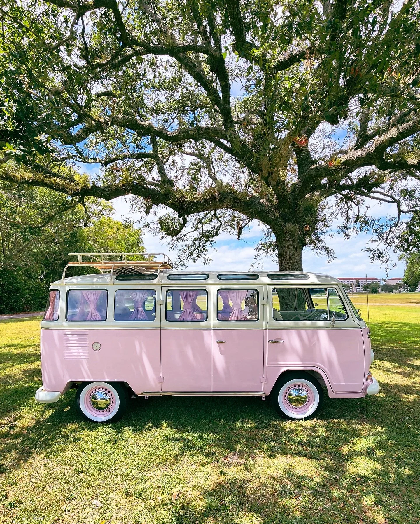 Kombi Collective - Custom Vintage Volkwagen Buses