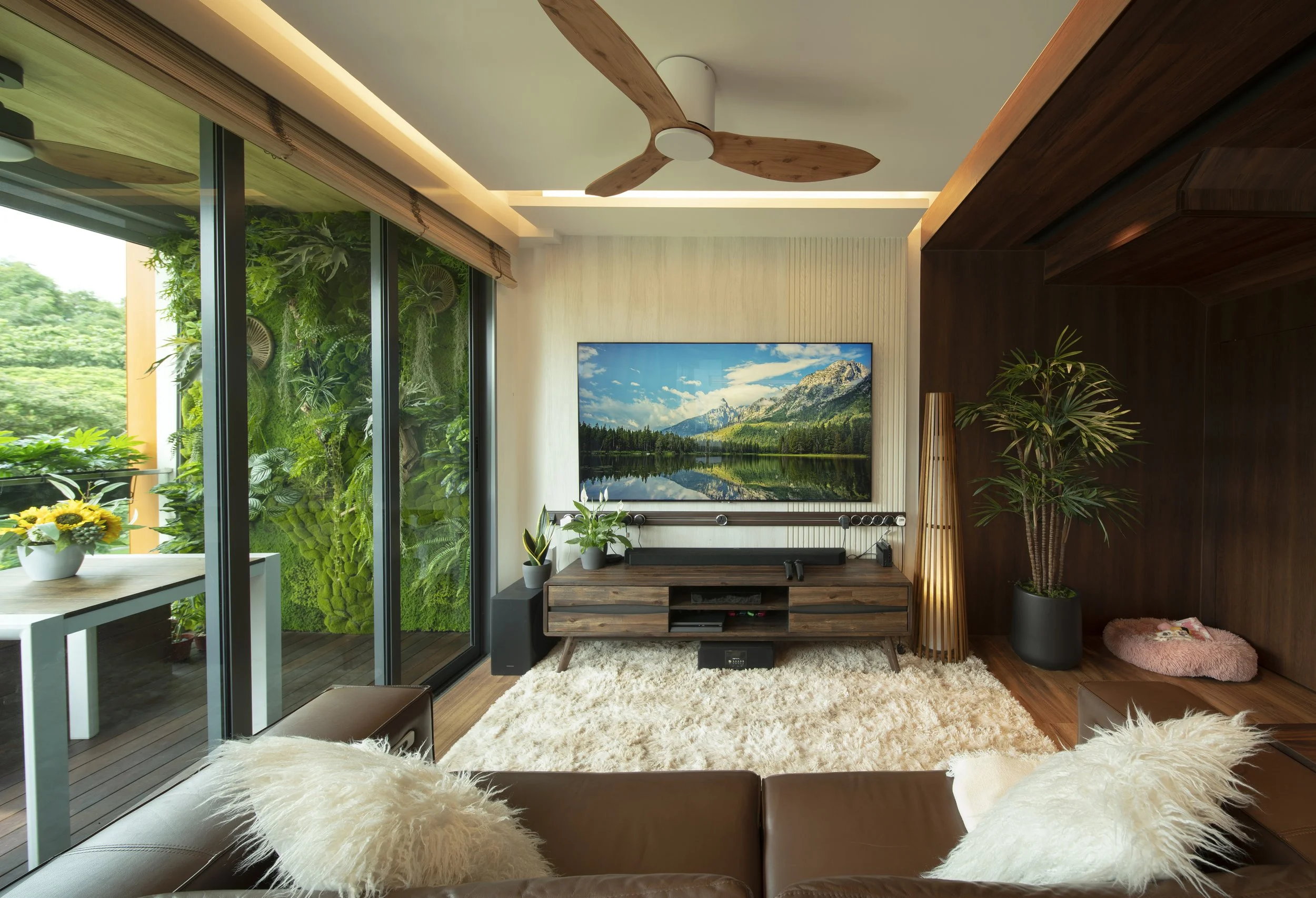 Line8 - Premium Power Tracks - Made in Singapore