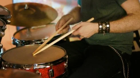 10 Guitar Playing Tips For Beginner — Guitar Emerge