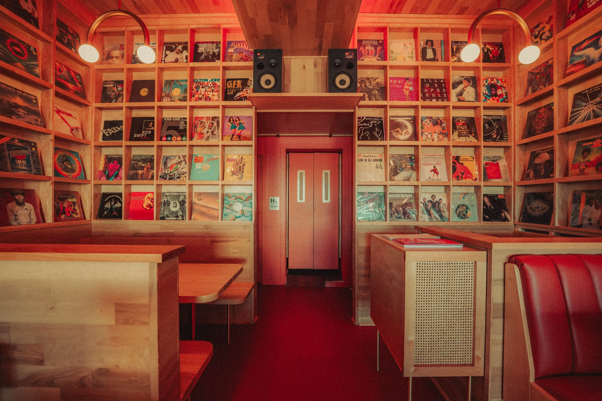 Contact 2 — Fanboy Richmond