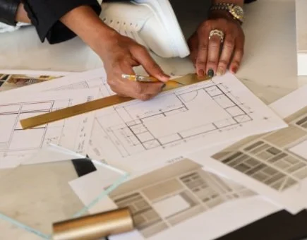 Shaniece Jones - Closet Organization & Declutter Expert