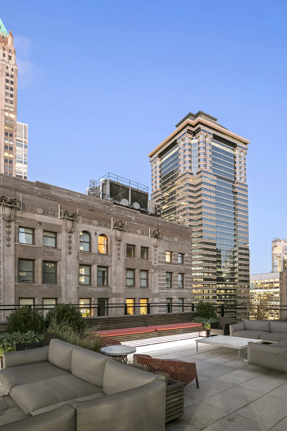 Building & Amenities — The Broad Exchange Building