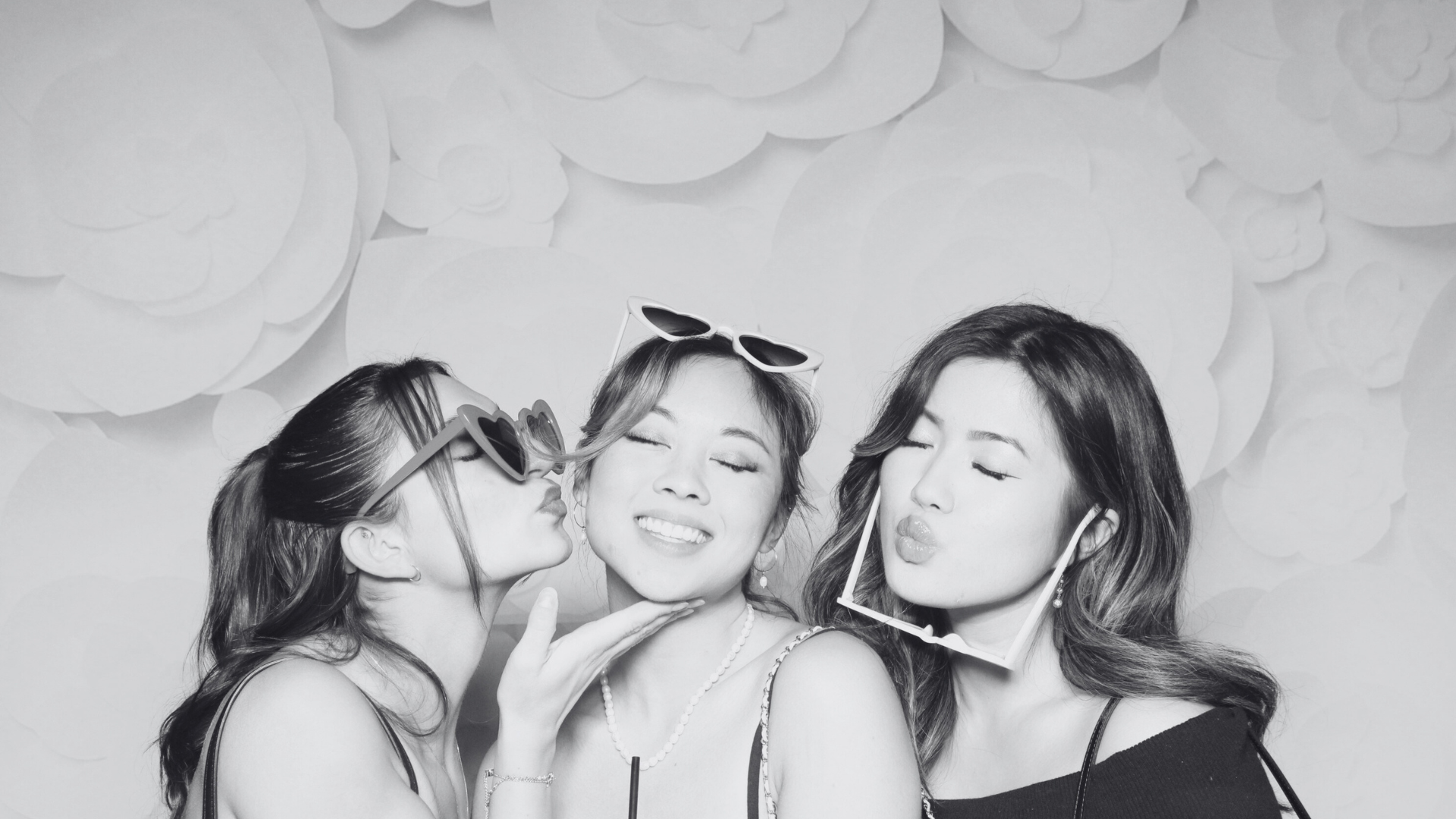 Photo Booth Rentals Edmonton | Magic Memories