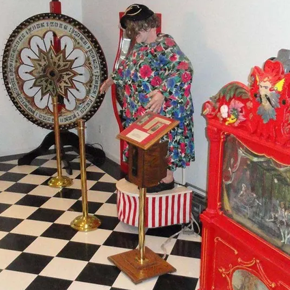 SHOWCASES — VIRGINIA MUSICAL MUSEUM & MUSIC HALL OF FAME