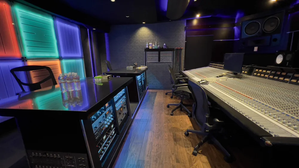 Ameraycan Recording Studio B — Paramount Recording Studios