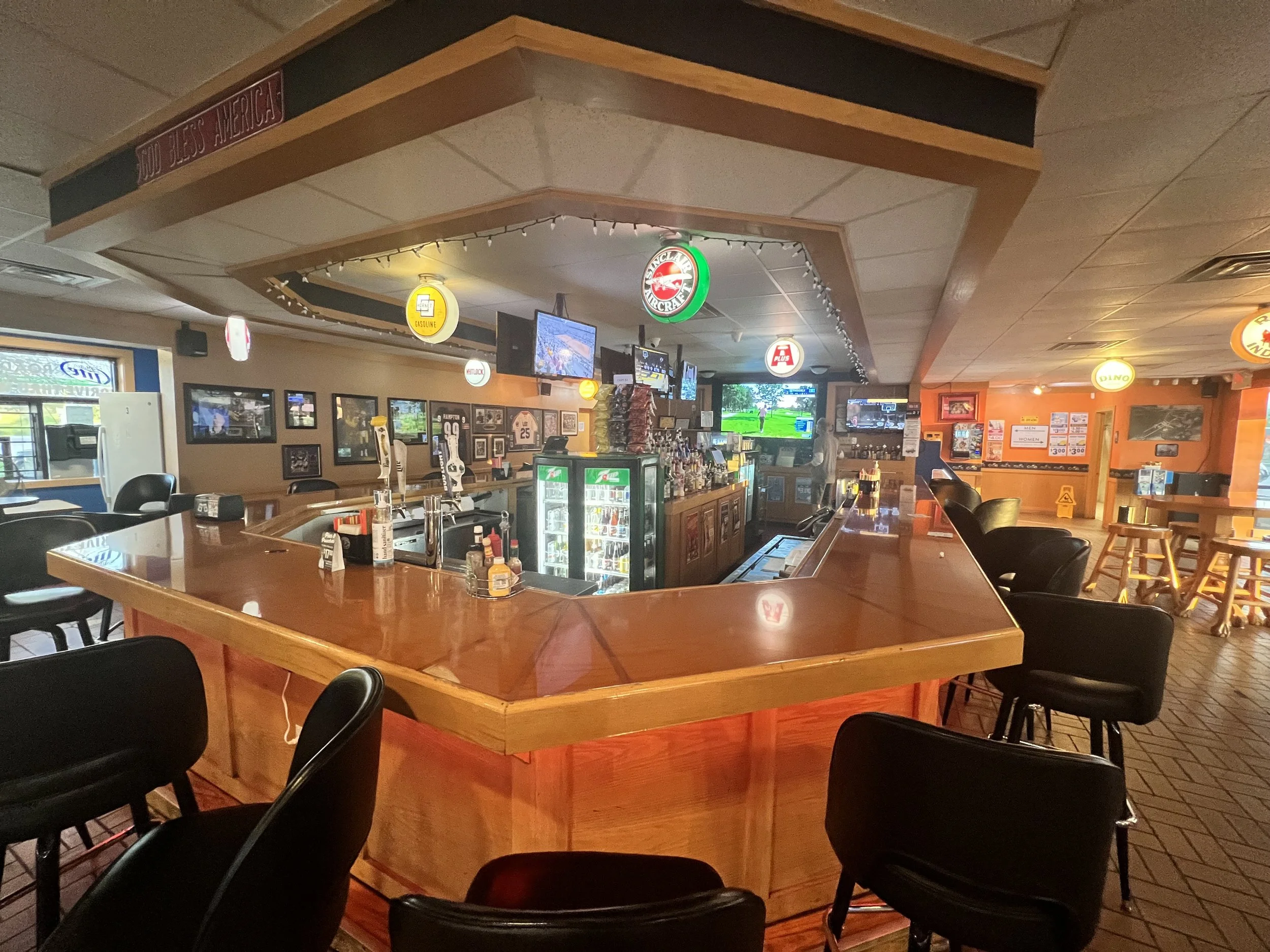 MoMo Bar & Grill