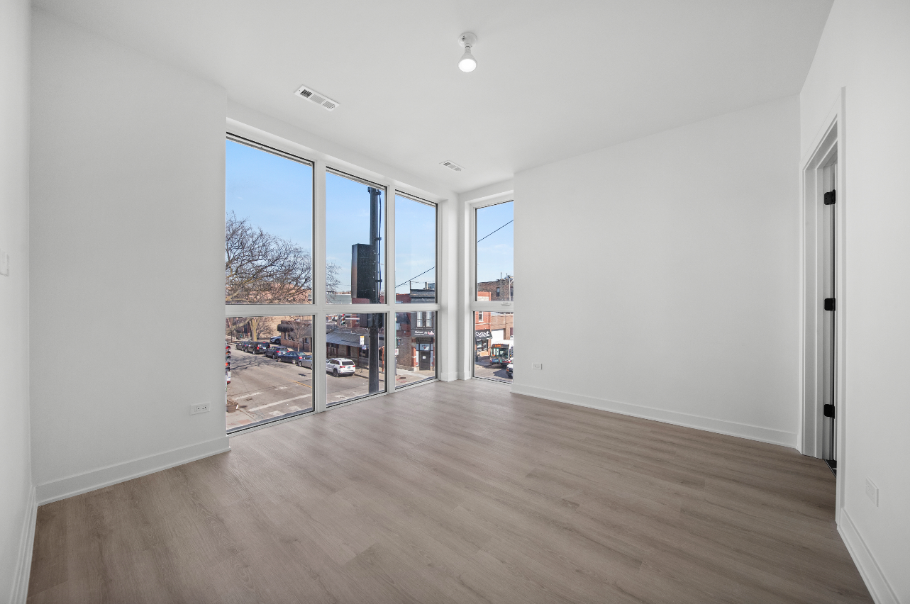 RESIDENCES — 1801 W Grand