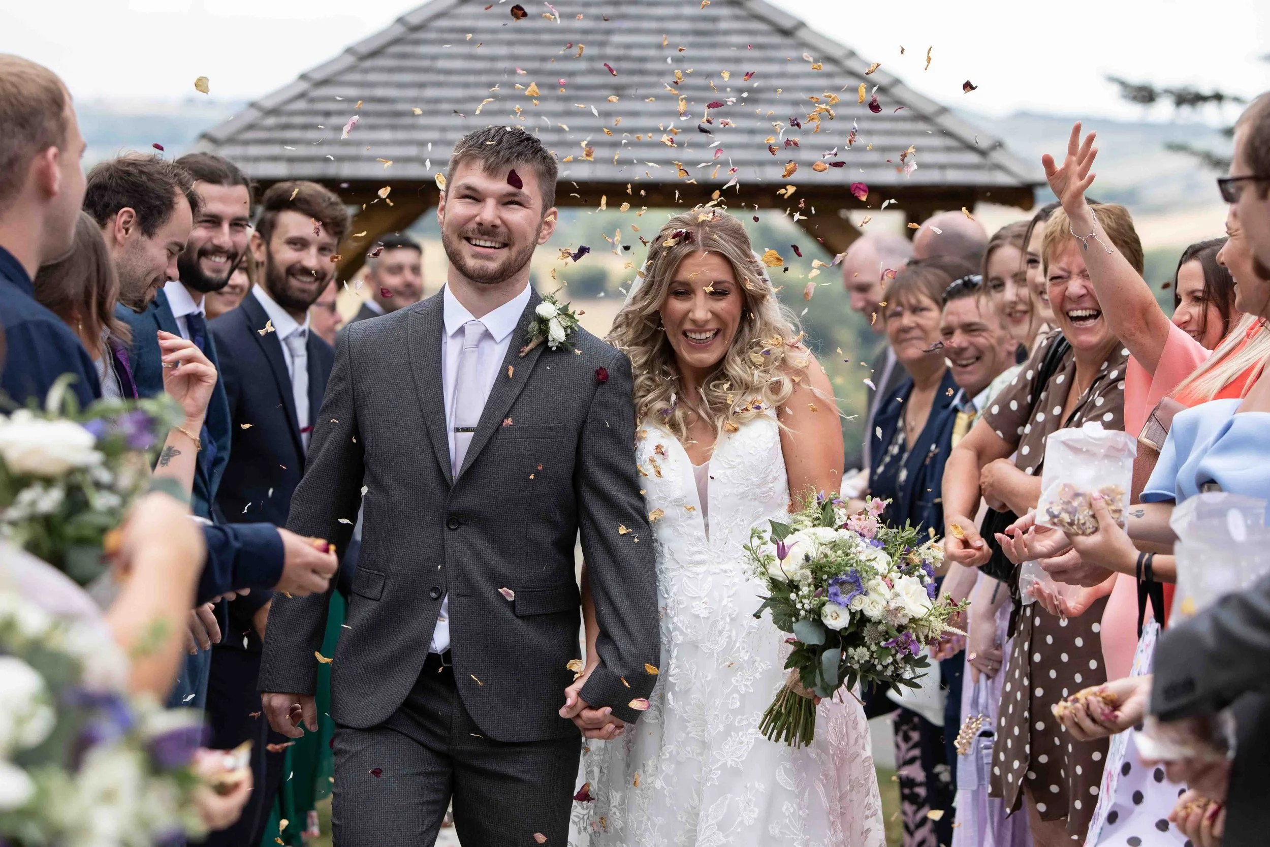 5 Tips to Guarantee You SMASH Your Wedding Confetti Photos — Snapdragon ...