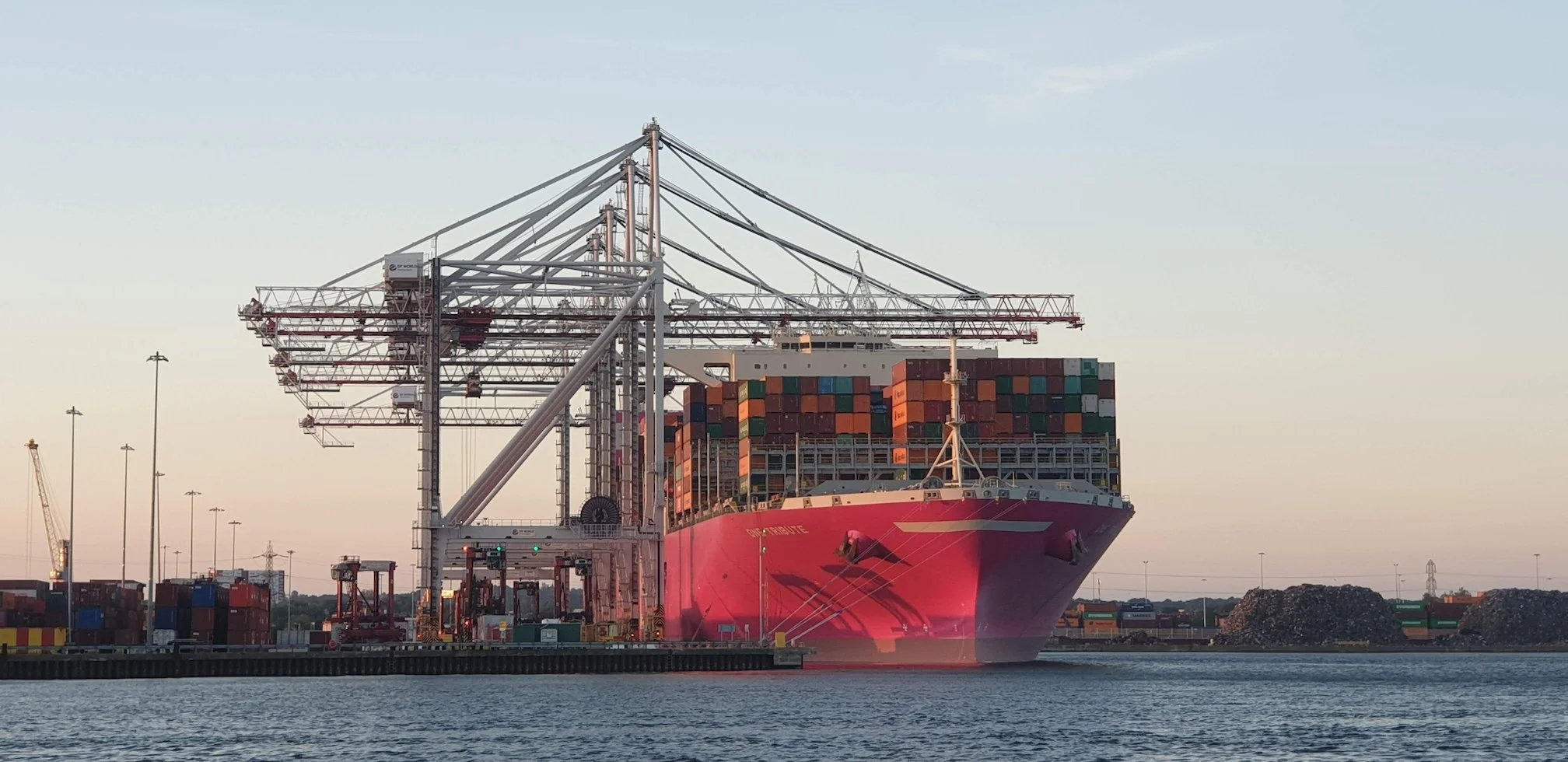 Intelligent Cargo Systems - Container ship operations - What is a port ...