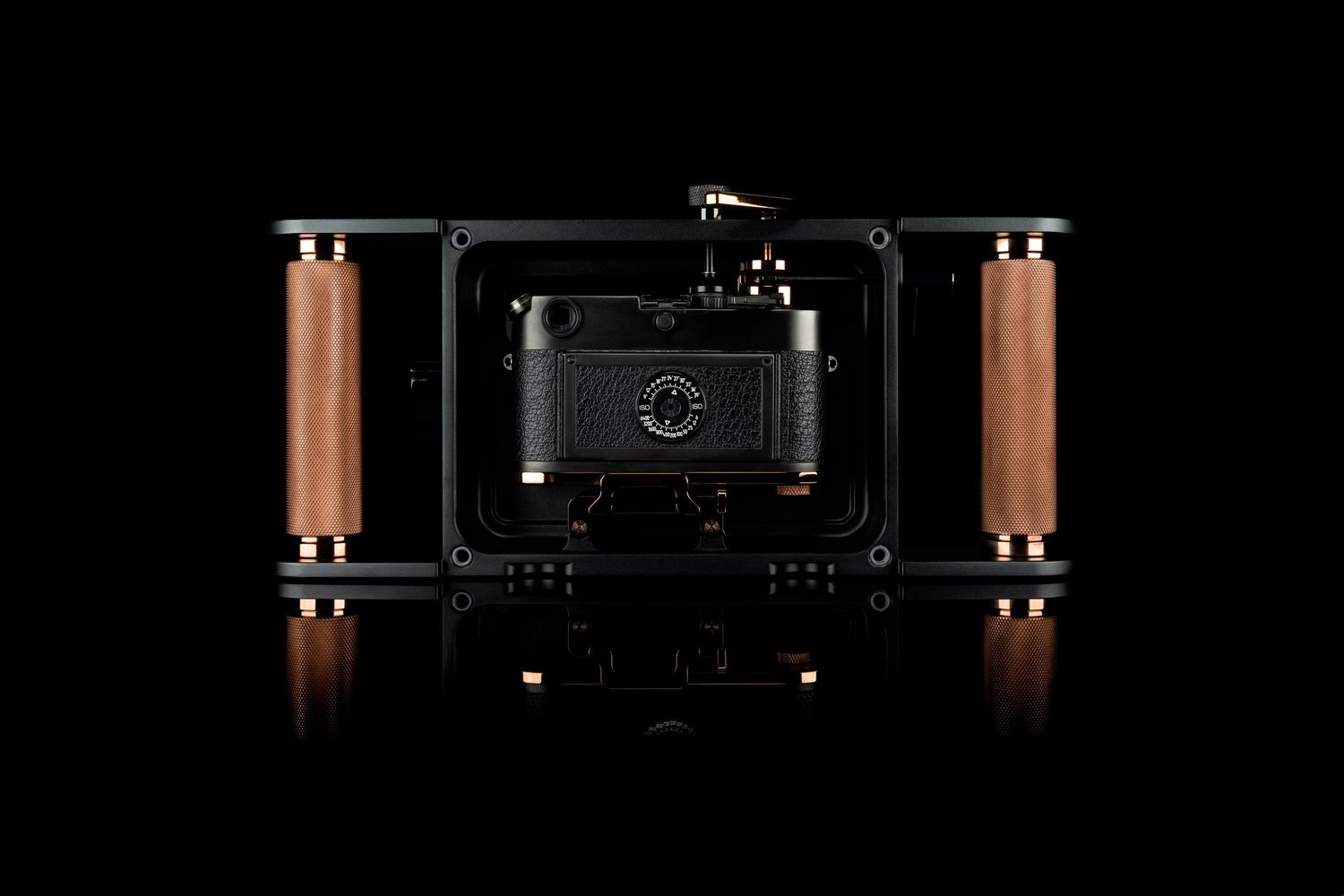 Dive Deep with SUB13: The Ultimate Leica M6 Underwater Housing — LEICA ...