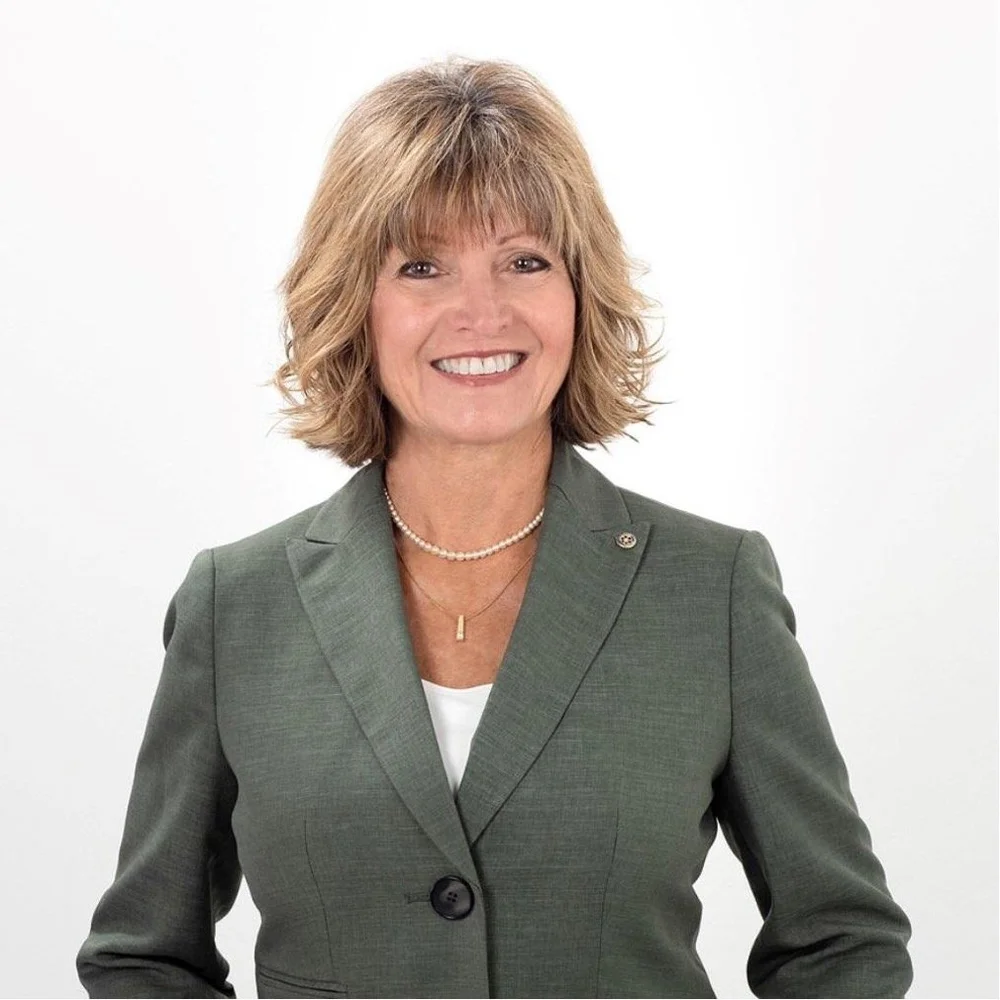 Team 1 — Latina Empowerment Roundtable