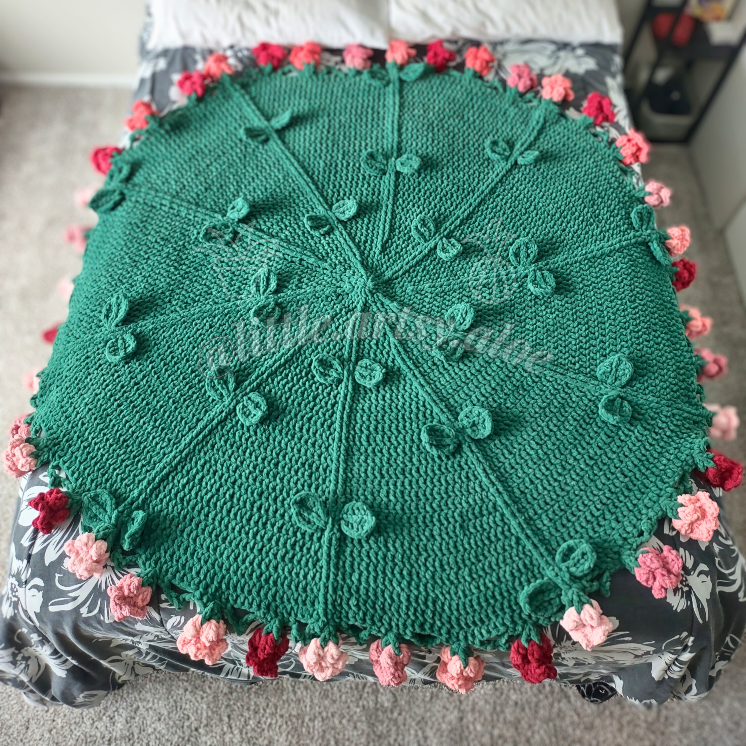Fluffy Bouquet Blanket™ Crochet Pattern PDF — Little Artsy Aloe