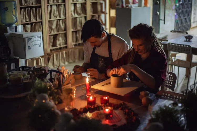 Date night pottery class for couples Chicago
