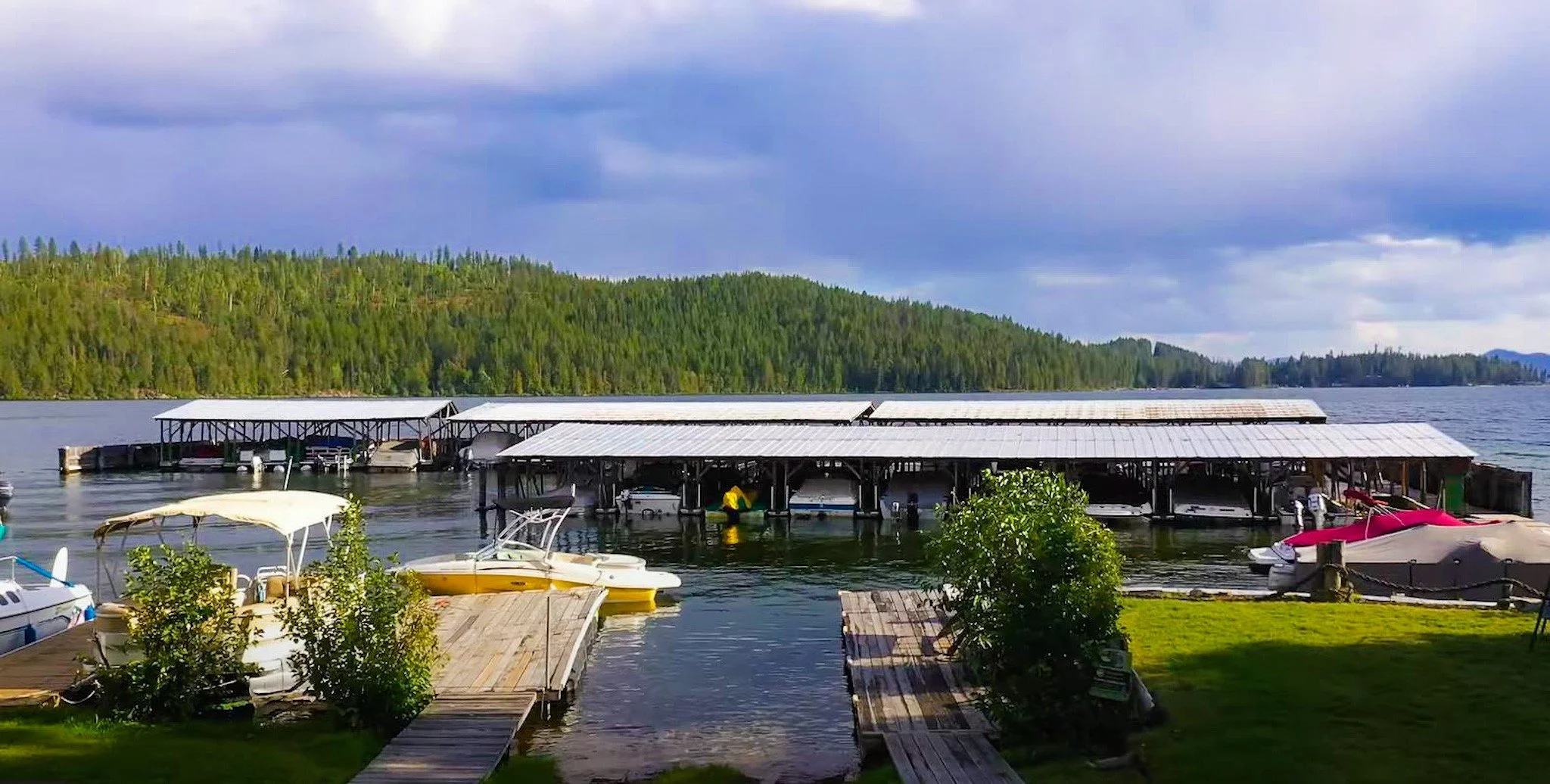 The Narrow's Marina & Resort