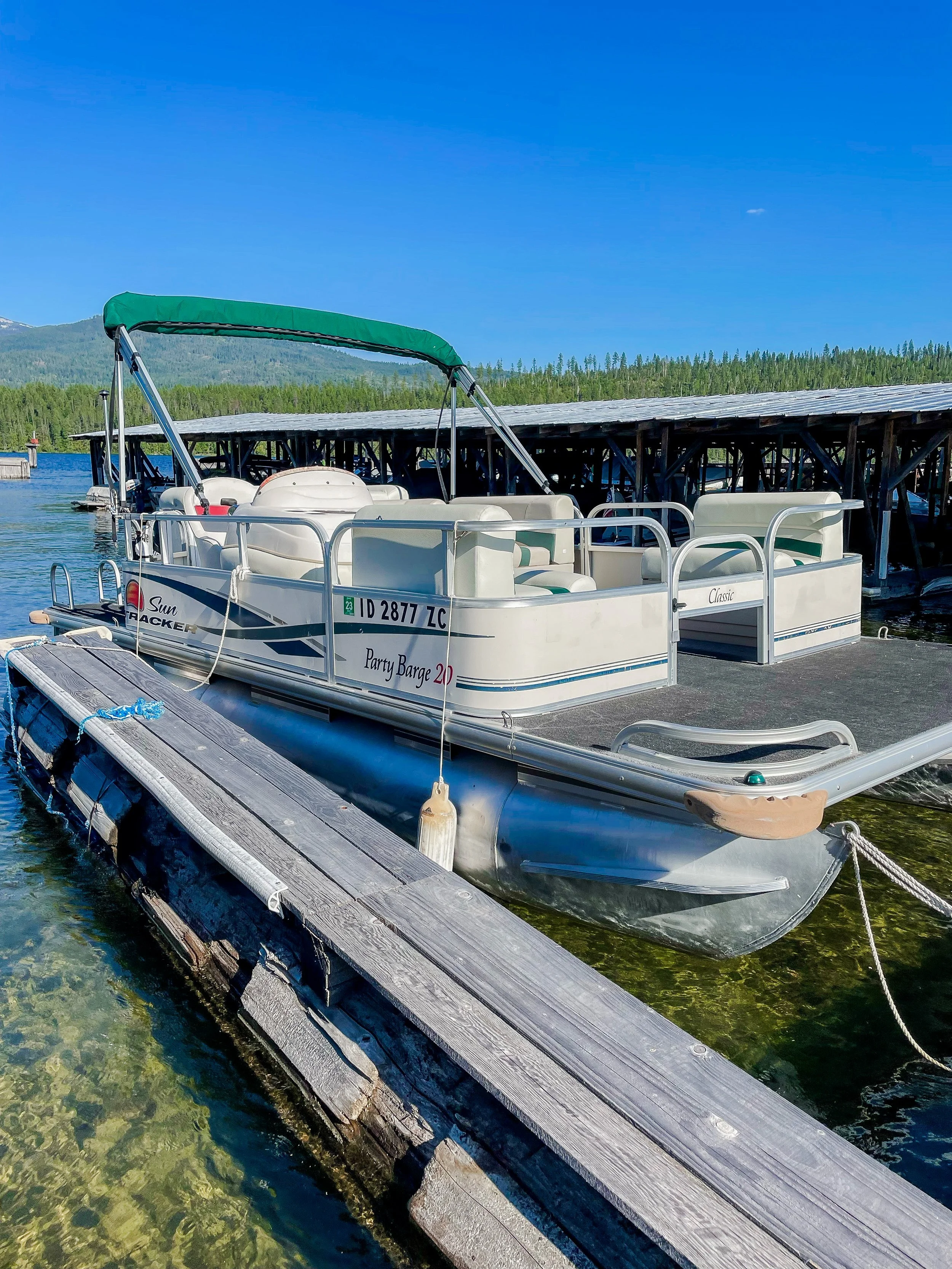 Pontoon Boat — The Narrow's Marina & Resort