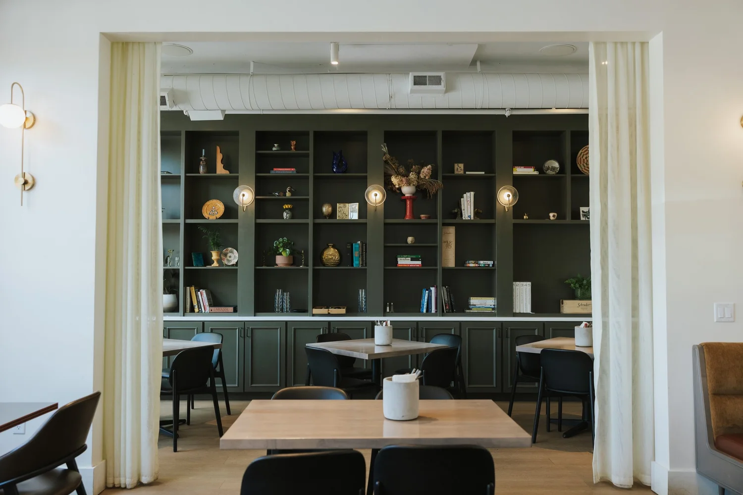 Lynette | Enjoy Fresh Flavors – Reserve Today