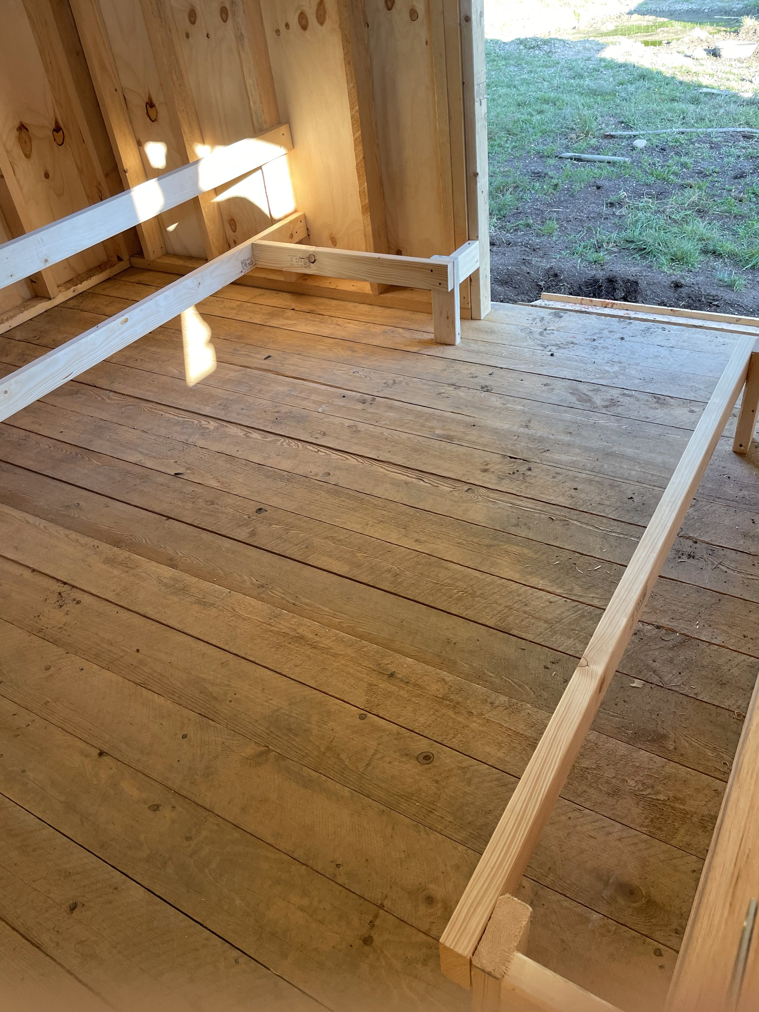 How we Built our Farrowing Unit — Hickory Hooves