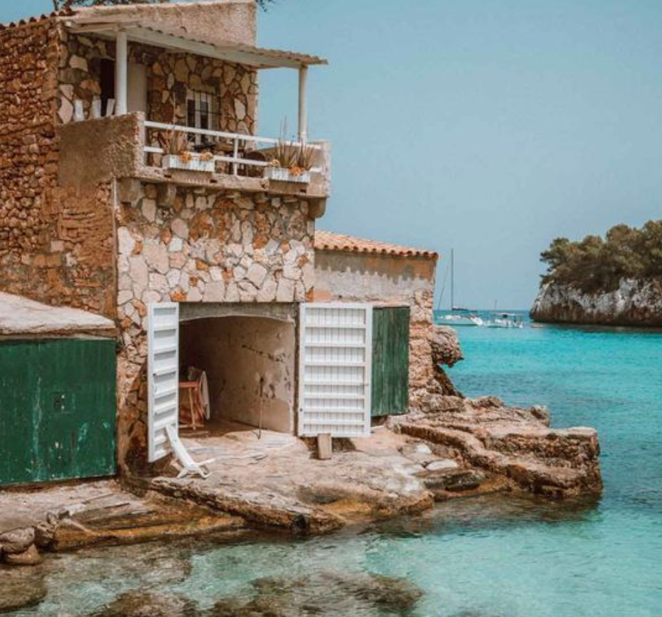 About — TINY NOMAD CO.