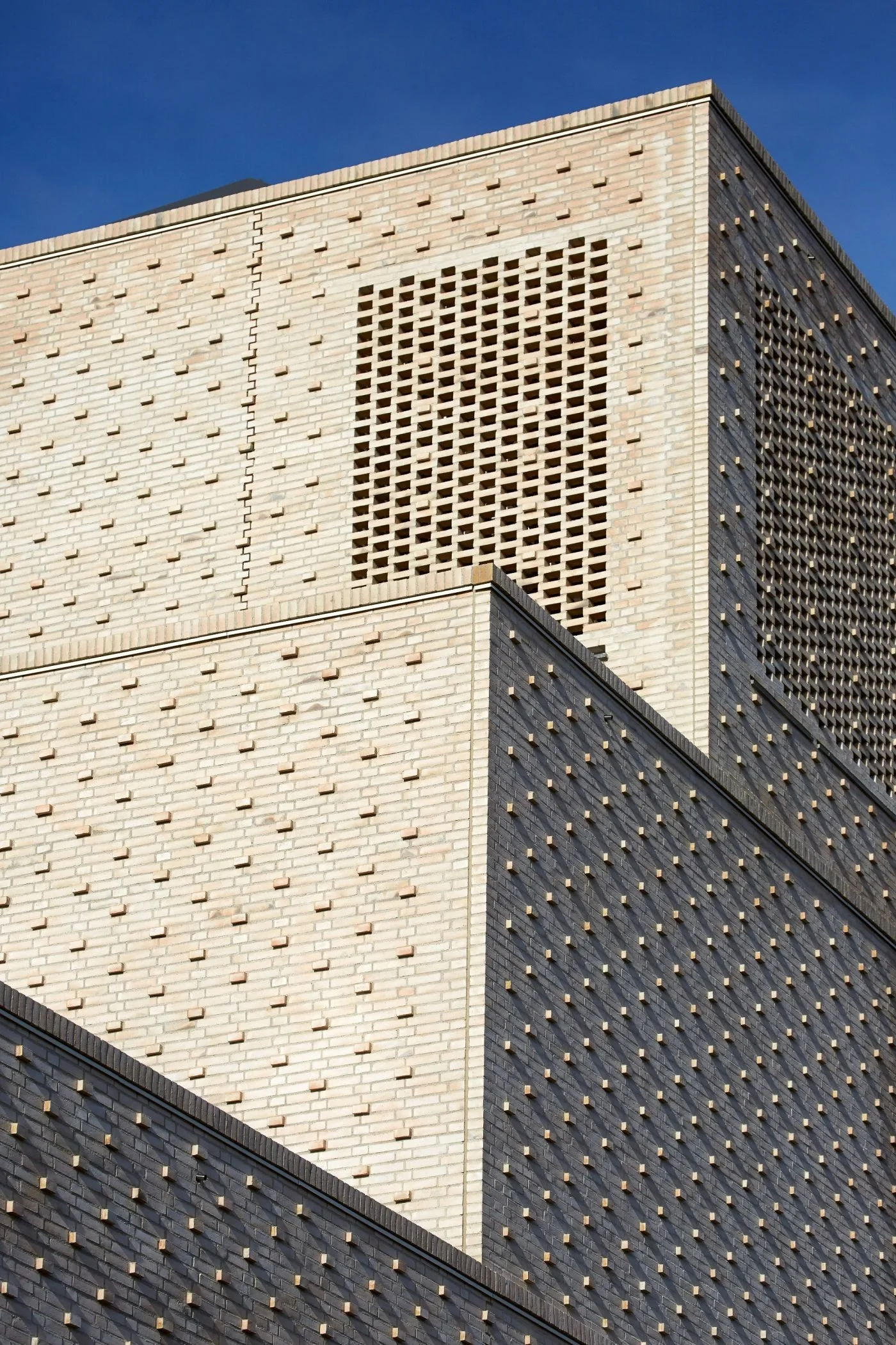 DANISH BRICK RANGE | Long Formats & Low-Carbon Clay Bricks — LOHAS