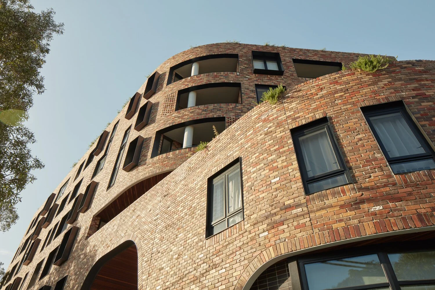 RECYCLED BRICK RANGE | Rustic Colours & Sustainable Ceramics — LOHAS