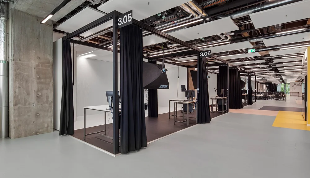 Studio workflow and design for Content Creation ecommerce studios