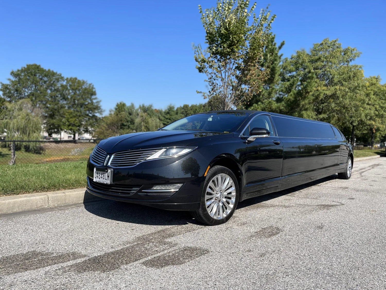 ELT Limo Chrysler Limousine | Book Elegant Transport Today ...