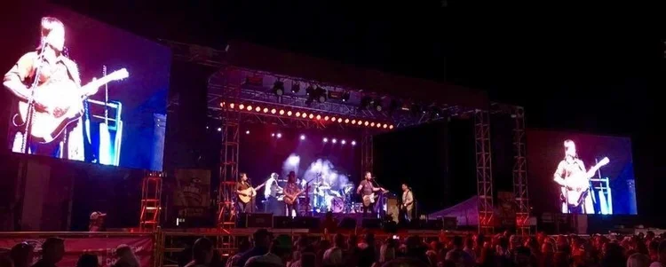 Rental Mobile LED Video Wall & Jumbotron - LED Screen Trailers - From ...