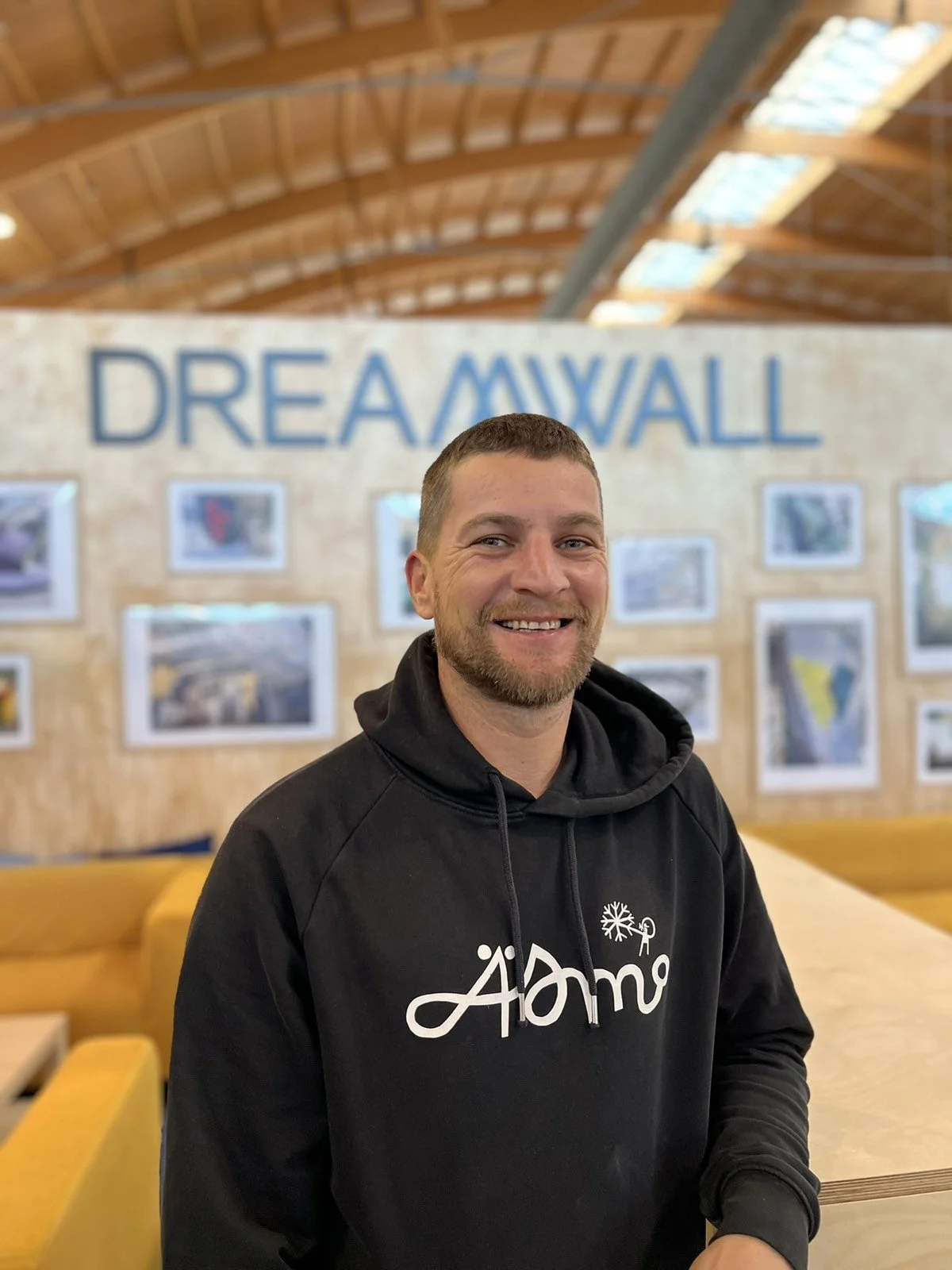 About — DREAMWALL