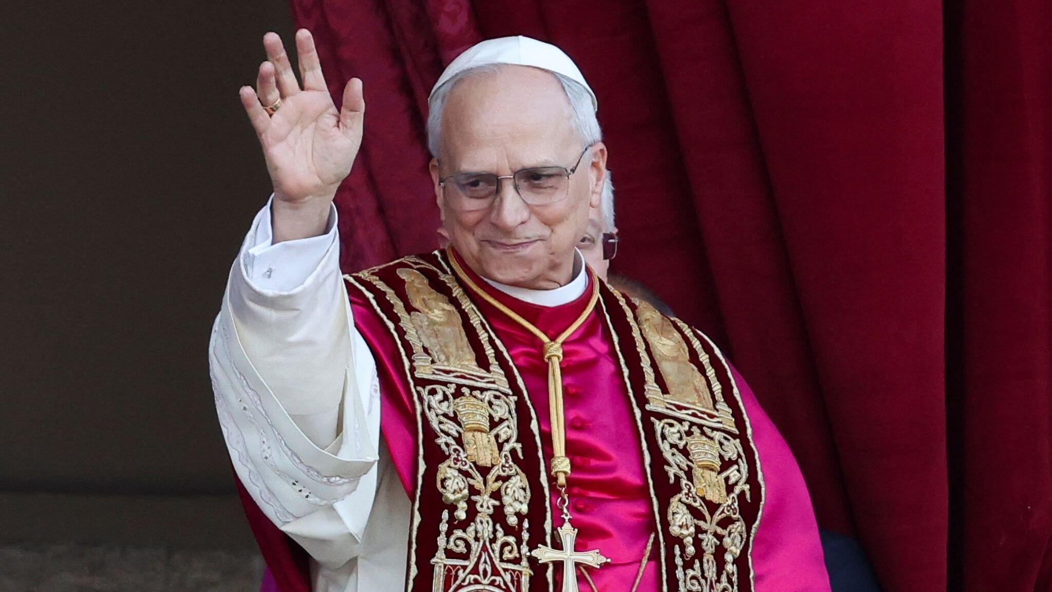 Pope Leo XIV: Is He a Cubs or White Sox Fan? — Peanuts & Crackerjack
