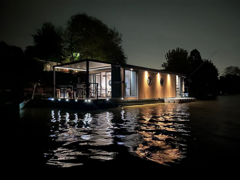 Waterpod - Luxury Floating Apartments