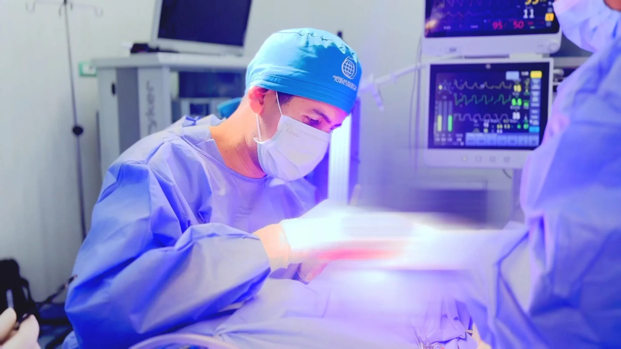 LUXORIARE® | Dr. Luis Gerardo Sandoval - Cirujano Plástico | Lima Perú