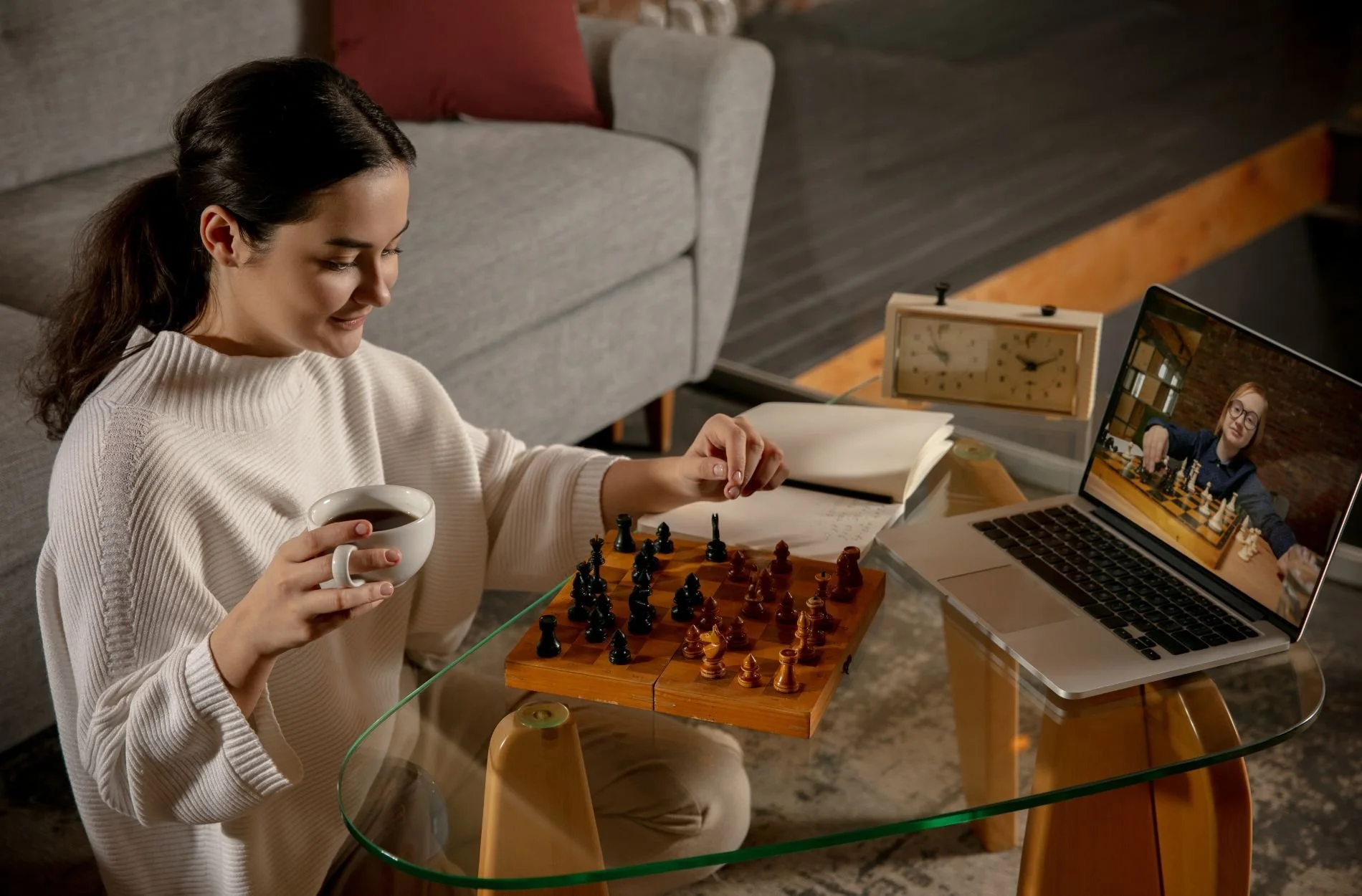 Staying Focused with Winter Chess Lessons Online
