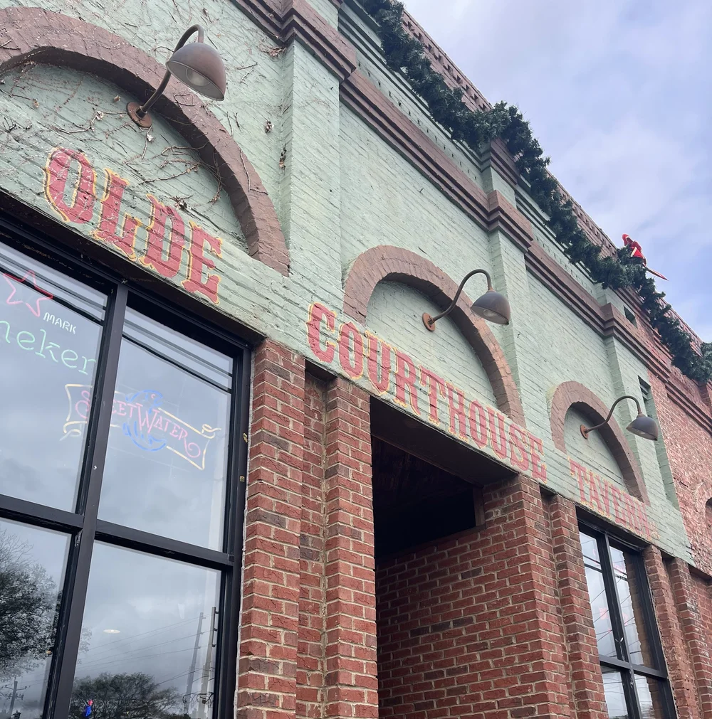 Olde Courthouse Tavern