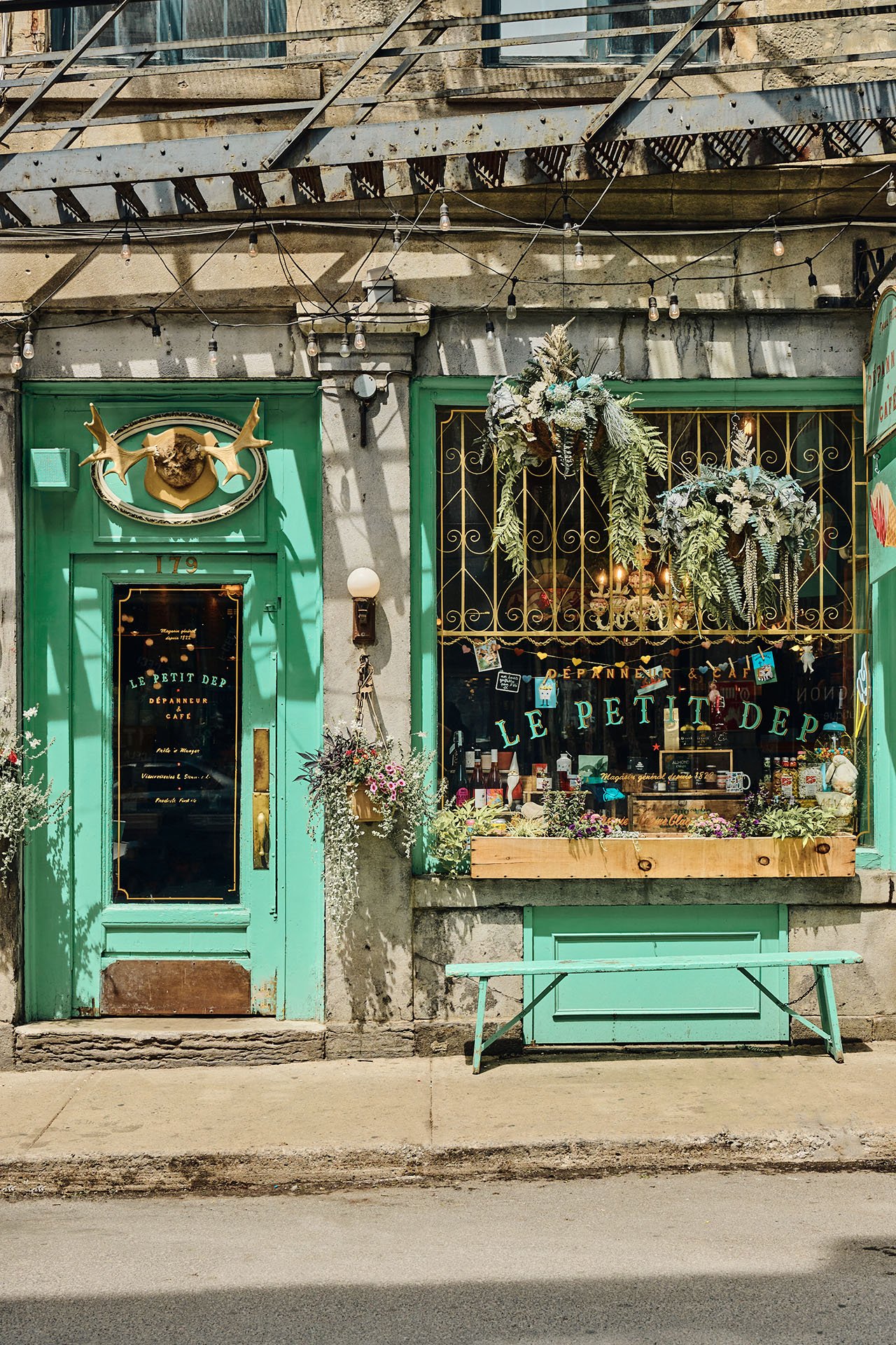 Le Petit Dep - Café & delicatessen in Montreal
