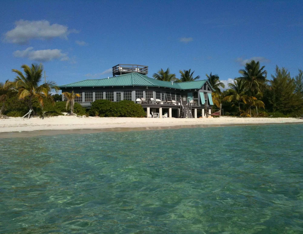 Bone Ami's 28 Windows — Island Explorations