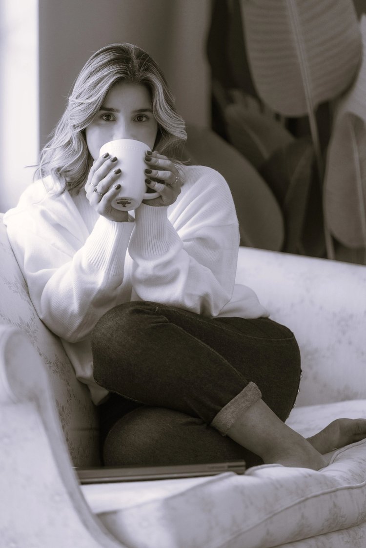 About Lais Luz: Expert in Porcelain & Dekton Slabs