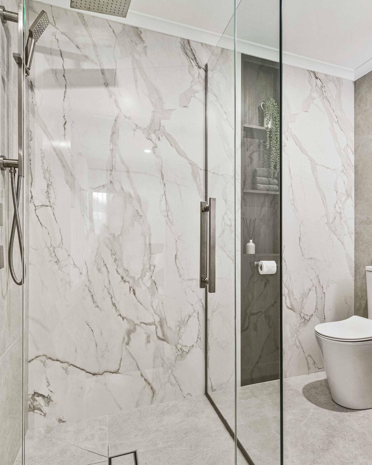 Reinvent with Dekton Shower Walls | Expert Insights