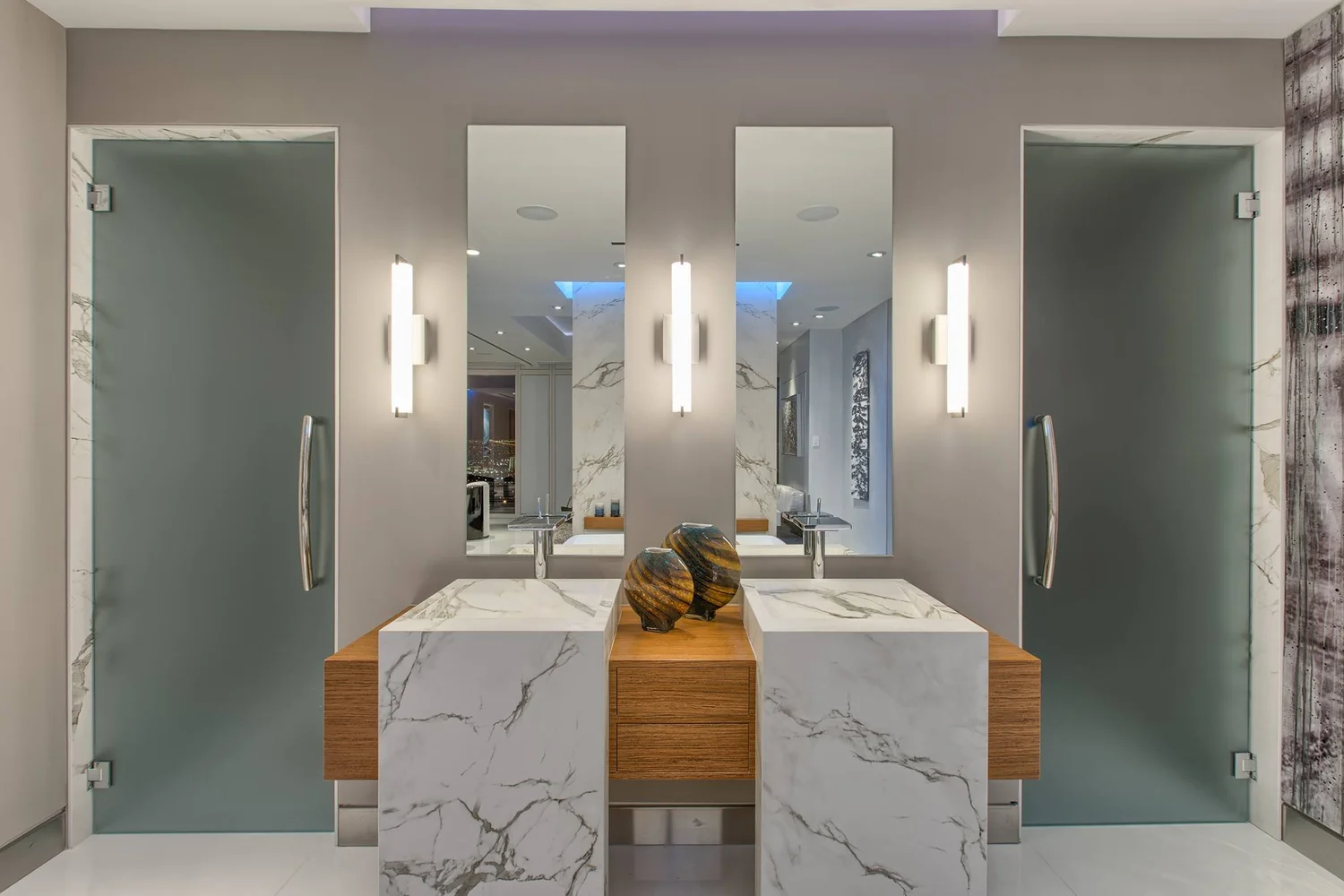 Dekton: Ultra-Compact Surfaces for Tops, Flooring & Walls