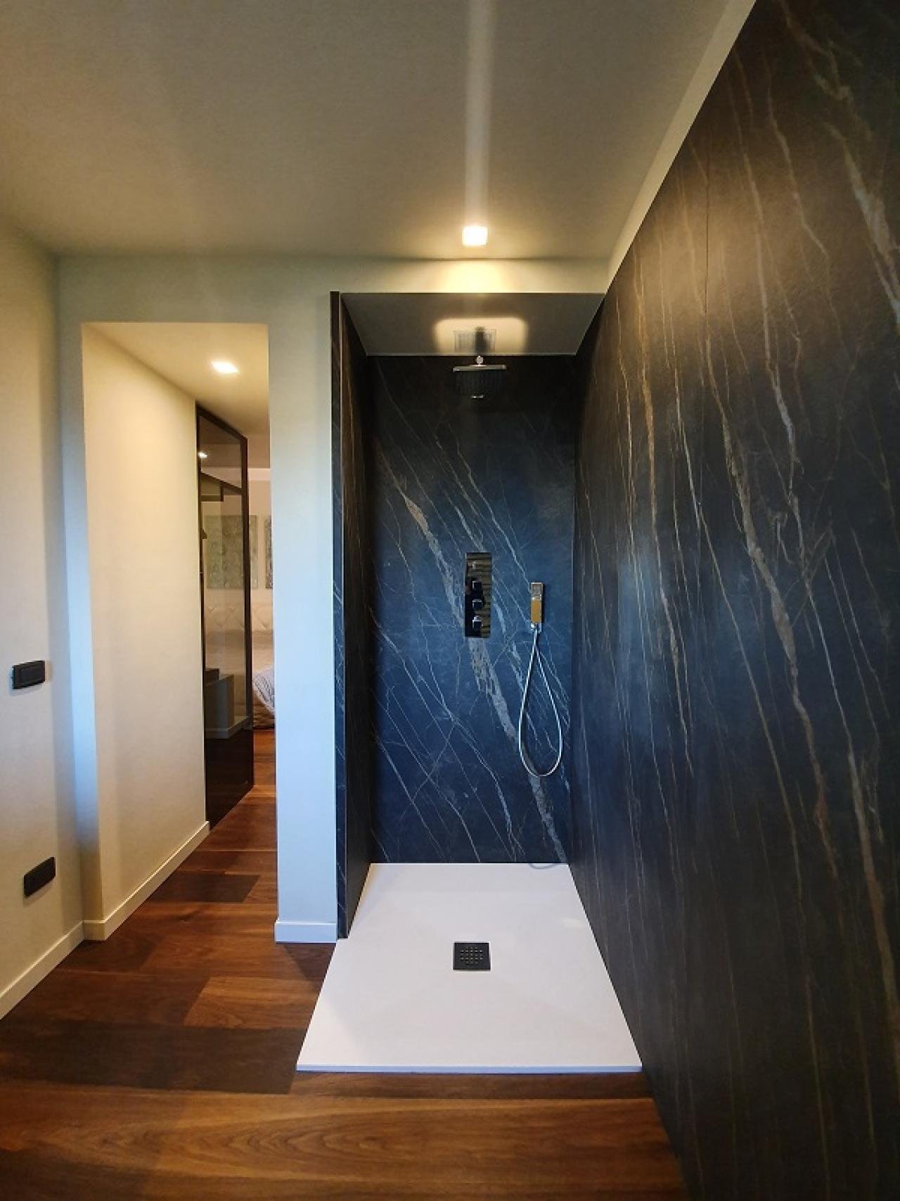 Porcelain Slab Shower Walls in Sarasota | Grout-Free & Elegant