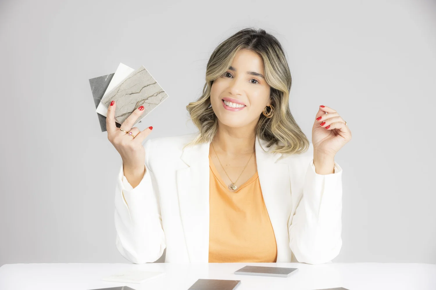 About Lais Luz - Your Expert in Ultracompact, Sintered Stone, and ...